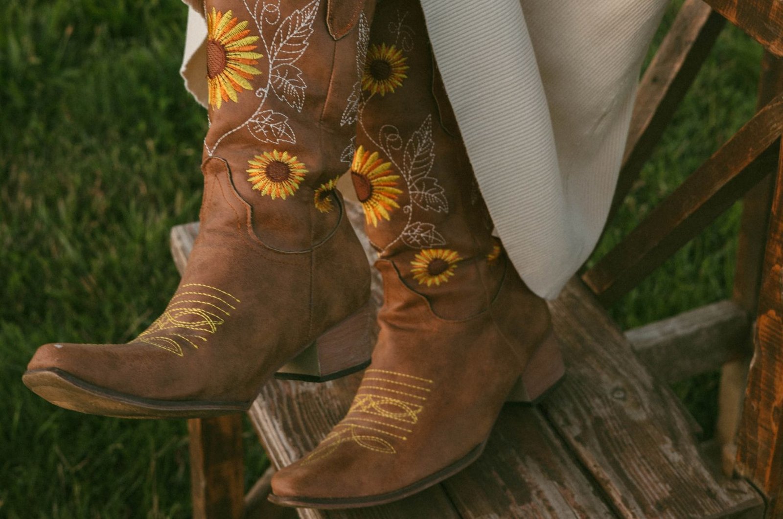 8 Wide Calf Cowboy Boots to Unleash Your Cowboy Carter - Puertorico ...